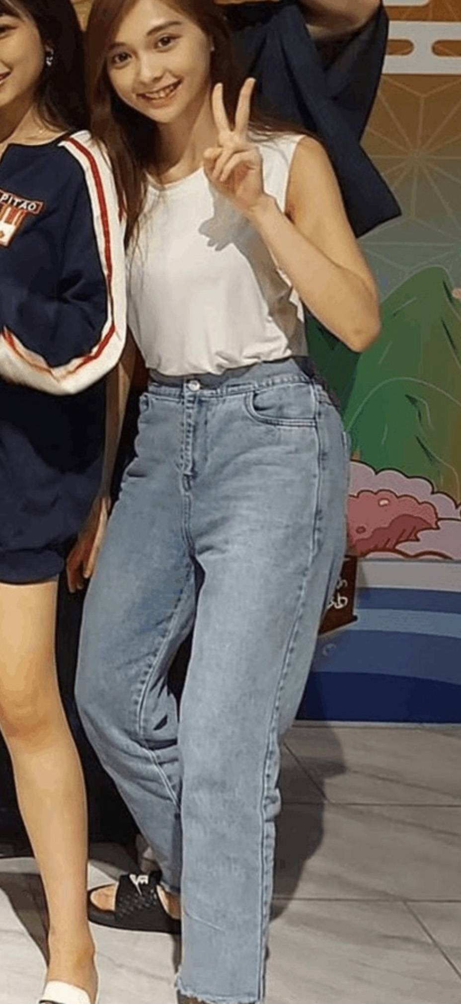 Santis情人節前與熊仔頭解約！MC張天賦私會Santis有下文 曾冧認對佢有興趣 | 最新娛聞 | 東方新地