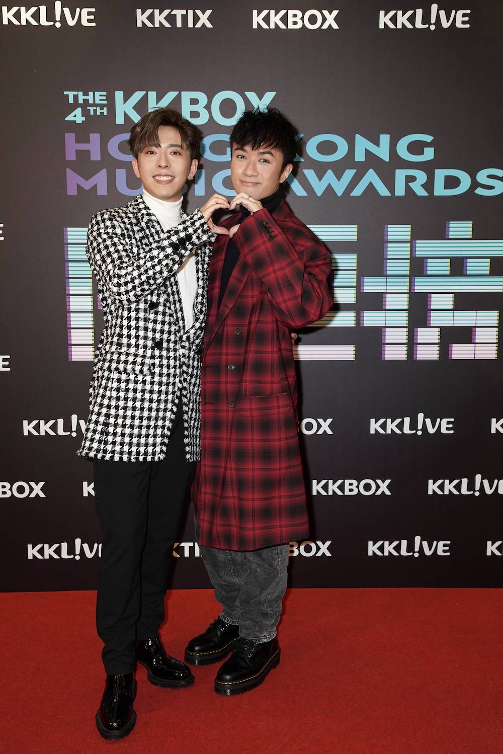 KKBOX香港風雲榜2022 ｜一文重溫 陳蕾、MC 、MIRROR精彩表演片段 | 最新娛聞 | 東方新地