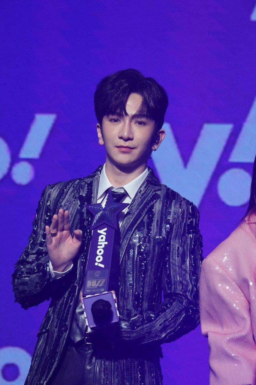 Yahoo搜尋人氣大獎｜3女COLLAR輸After Class 曾比特+Edan同台落差大 | 最新娛聞 | 東方新地