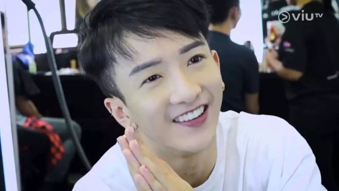 MIRROR衝擊第二波｜連登仔發文攻擊Anson Lo 正評增長竟遠遜姜濤 | 最新娛聞 | 東方新地